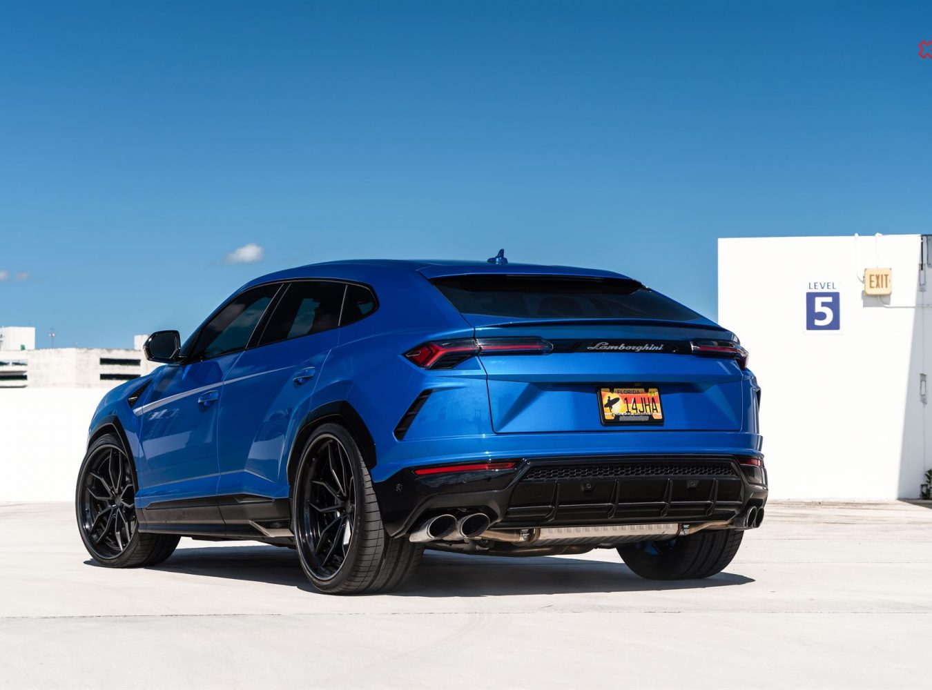 Lamborghini Urus - 24" AN31 SeriesTHREE | Anrky Wheels